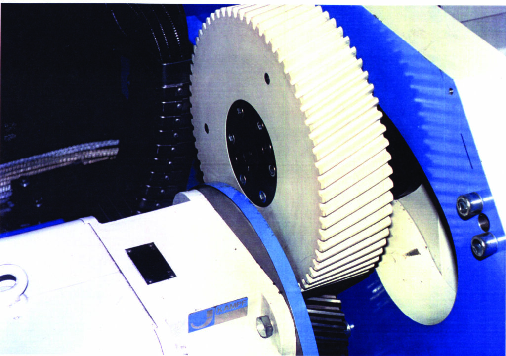 Spur gear in re-reeling, slitting and filament winding machine - ZEDEX.DE